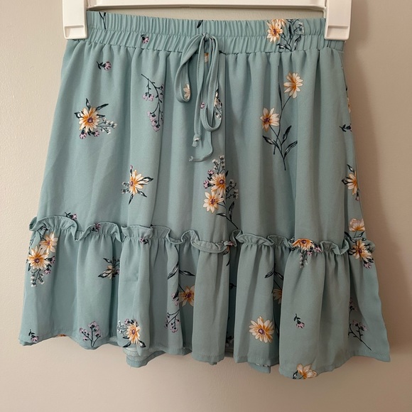 Francesca's Collections | Skirts | Very Cute Spring Skirt Very Light ...